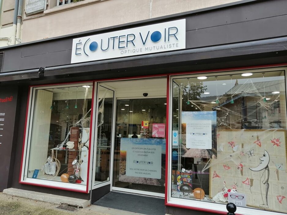 Ecouter Voir : cinq centres ont déjà changé d'enseigne ! - Altriane